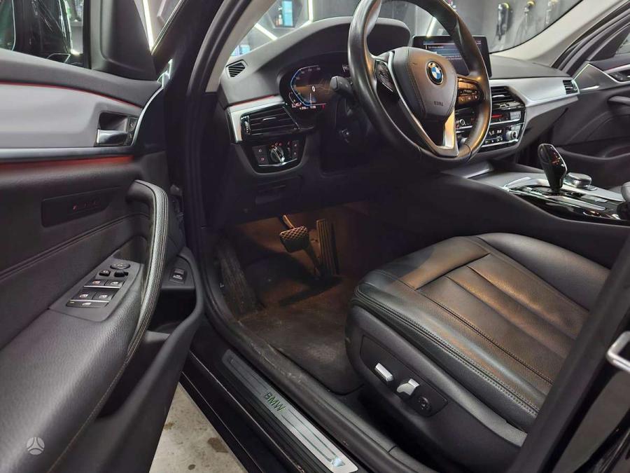 Melns BMW 520 2020 Mažeikiai, ar dzinēja tilpumu 2.00 L un nobraukumu 180 tūkst. km par 21300 €, foto 15 vietnē AUTOMOTO.COM.LV