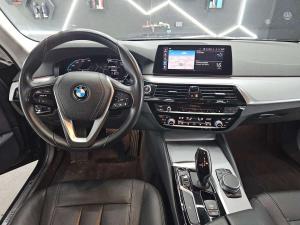 Melns BMW 520 2020 Mažeikiai, ar dzinēja tilpumu 2.00 L un nobraukumu 180 tūkst. km par 21300 €, foto 20 vietnē AUTOMOTO.COM.LV