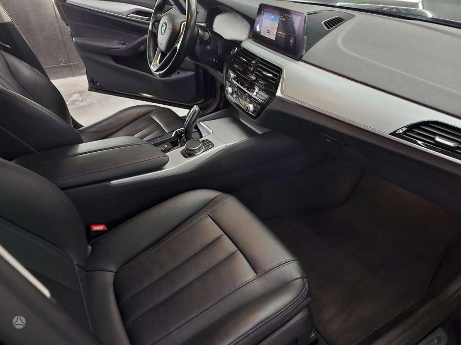 Melns BMW 520 2020 Mažeikiai, ar dzinēja tilpumu 2.00 L un nobraukumu 180 tūkst. km par 21300 €, foto 21 vietnē AUTOMOTO.COM.LV