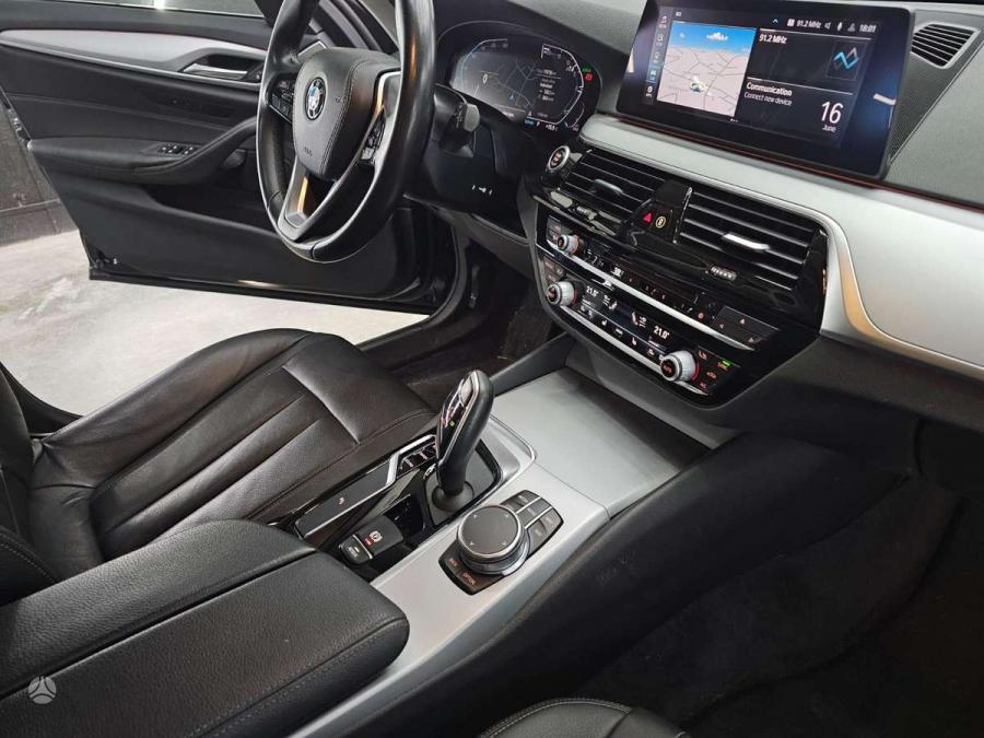 Melns BMW 520 2020 Mažeikiai, ar dzinēja tilpumu 2.00 L un nobraukumu 180 tūkst. km par 21300 €, foto 22 vietnē AUTOMOTO.COM.LV