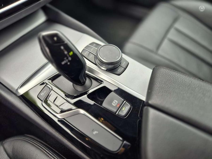 Melns BMW 520 2020 Mažeikiai, ar dzinēja tilpumu 2.00 L un nobraukumu 180 tūkst. km par 21300 €, foto 30 vietnē AUTOMOTO.COM.LV