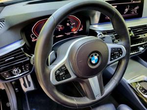 Melns BMW 520 2020 Utena, ar dzinēja tilpumu 2.00 L un nobraukumu 239 tūkst. km par 18950 €, foto 24 vietnē AUTOMOTO.COM.LV