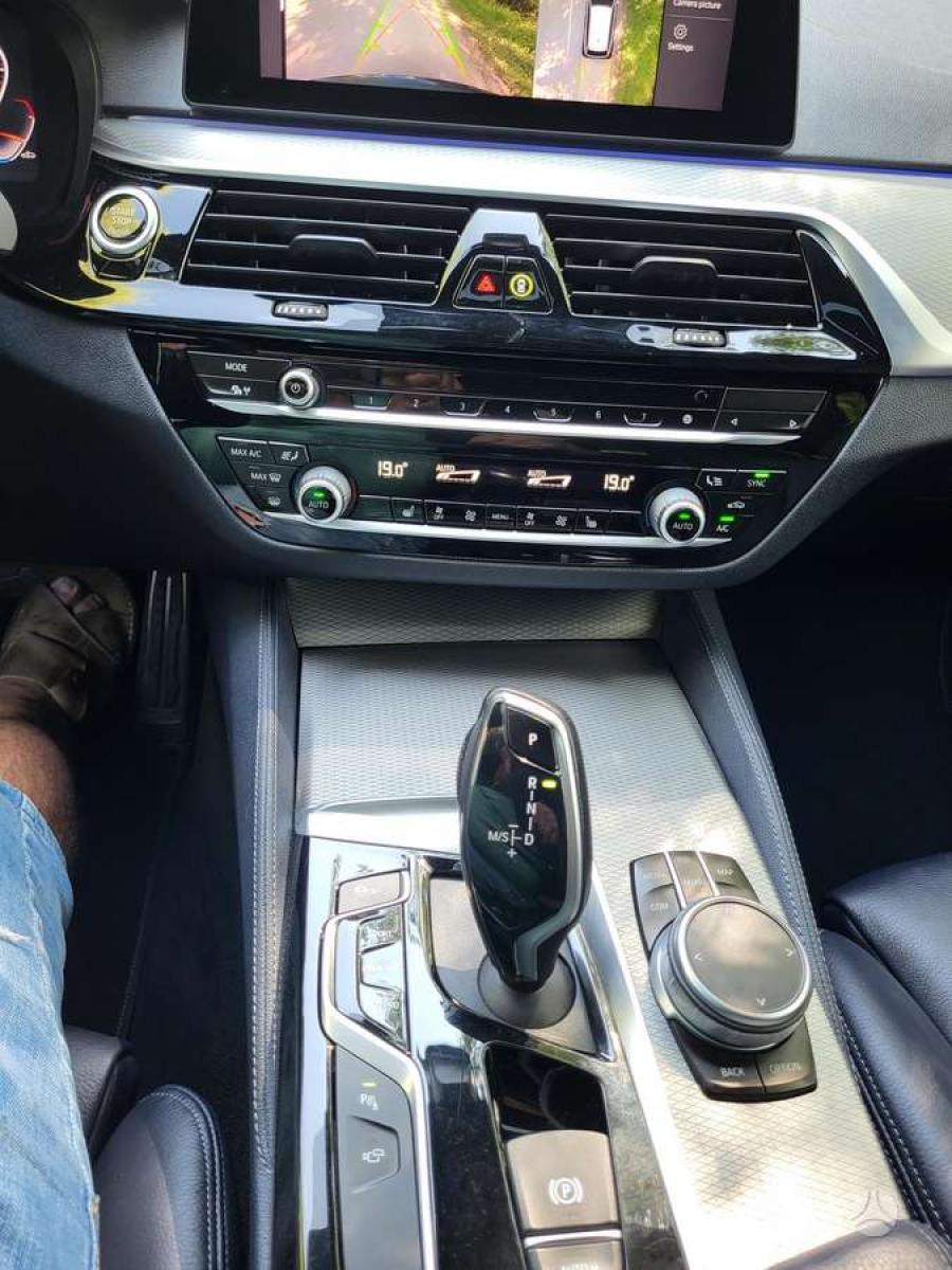 Melns BMW 520 2020 Utena, ar dzinēja tilpumu 2.00 L un nobraukumu 239 tūkst. km par 18950 €, foto 33 vietnē AUTOMOTO.COM.LV