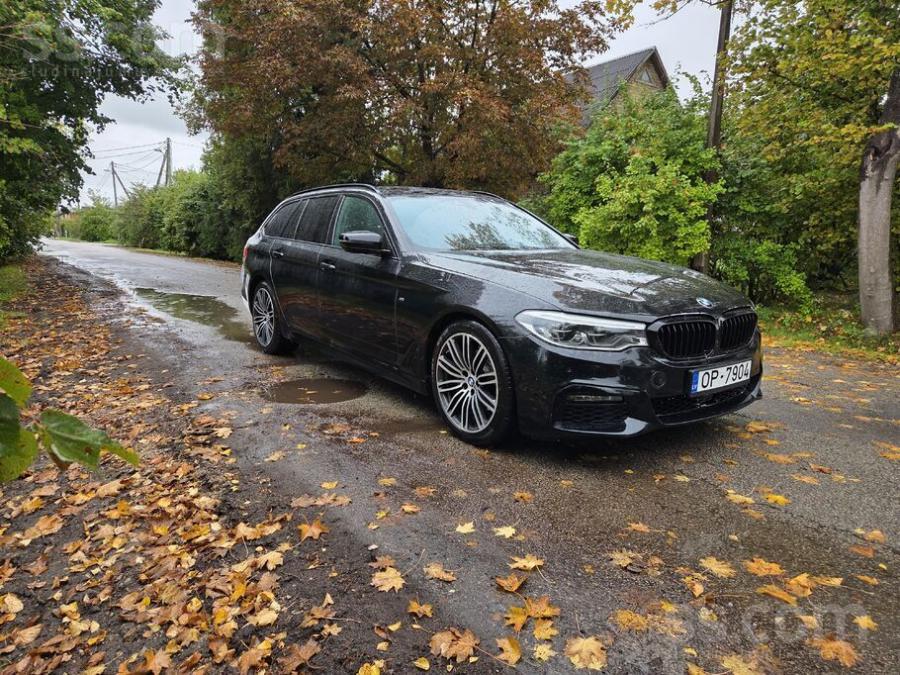 Black BMW 520 2020 in Jelgava, with an engine capacity of 2.00 L and mileage of 311 thousand km for 18500 €, photo 3 on AUTOMOTO.COM.LV