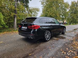 Black BMW 520 2020 in Jelgava, with an engine capacity of 2.00 L and mileage of 311 thousand km for 18500 €, photo 4 on AUTOMOTO.COM.LV
