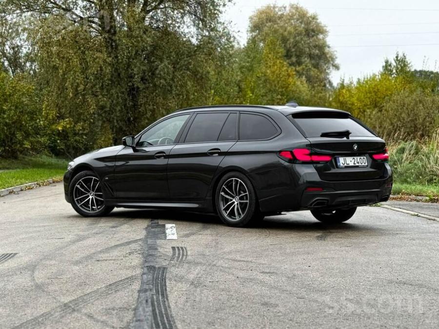 Black BMW 520 2020 in Riga, with an engine capacity of 2.00 L and mileage of 140 thousand km for 27500 €, photo 6 on AUTOMOTO.COM.LV