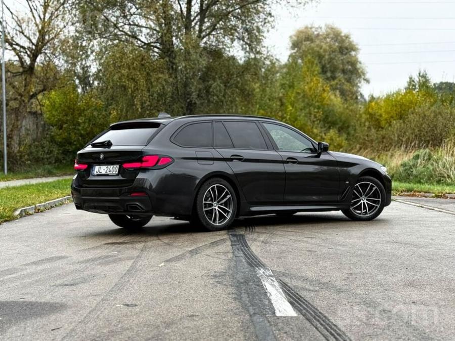 Black BMW 520 2020 in Riga, with an engine capacity of 2.00 L and mileage of 140 thousand km for 27500 €, photo 10 on AUTOMOTO.COM.LV