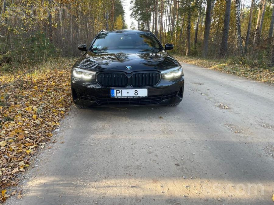 Black BMW 520 2021 in Ogre, with an engine capacity of 2.00 L and mileage of 122 thousand km for 30900 €, photo 2 on AUTOMOTO.COM.LV