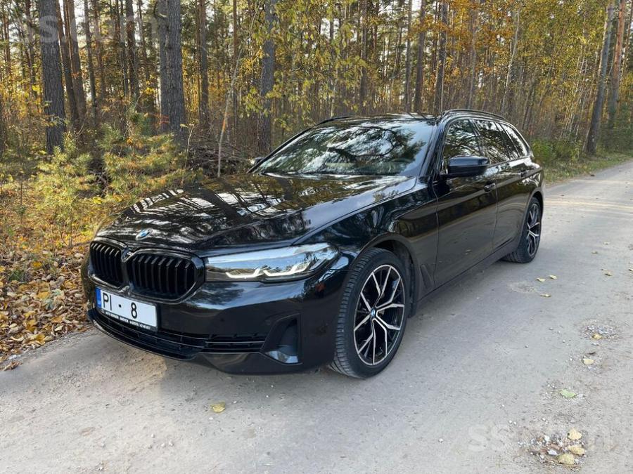 Black BMW 520 2021 in Ogre, with an engine capacity of 2.00 L and mileage of 122 thousand km for 30900 €, photo 3 on AUTOMOTO.COM.LV