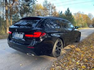 Black BMW 520 2021 in Ogre, with an engine capacity of 2.00 L and mileage of 122 thousand km for 30900 €, photo 5 on AUTOMOTO.COM.LV