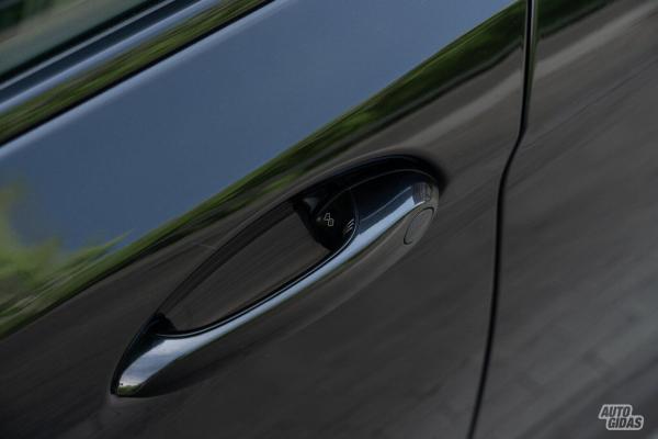 Black BMW 520 2021 in Vilnius, with an engine capacity of 2.00 L and mileage of 116 thousand km for 25950 €, photo 8 on AUTOMOTO.COM.LV