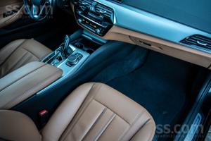Black BMW 520 2021 in Riga, with an engine capacity of 2.00 L and mileage of 207 thousand km for 22870 €, photo 30 on AUTOMOTO.COM.LV