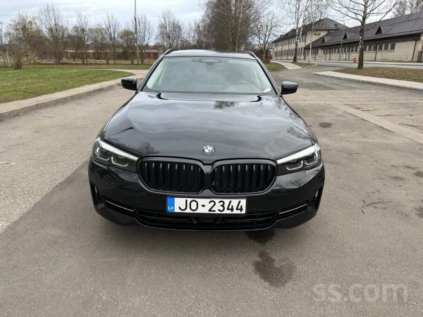 Black BMW 520 2021 in Valmiera, with an engine capacity of 2.00 L and mileage of 166 thousand km for 23000 €, photo 3 on AUTOMOTO.COM.LV