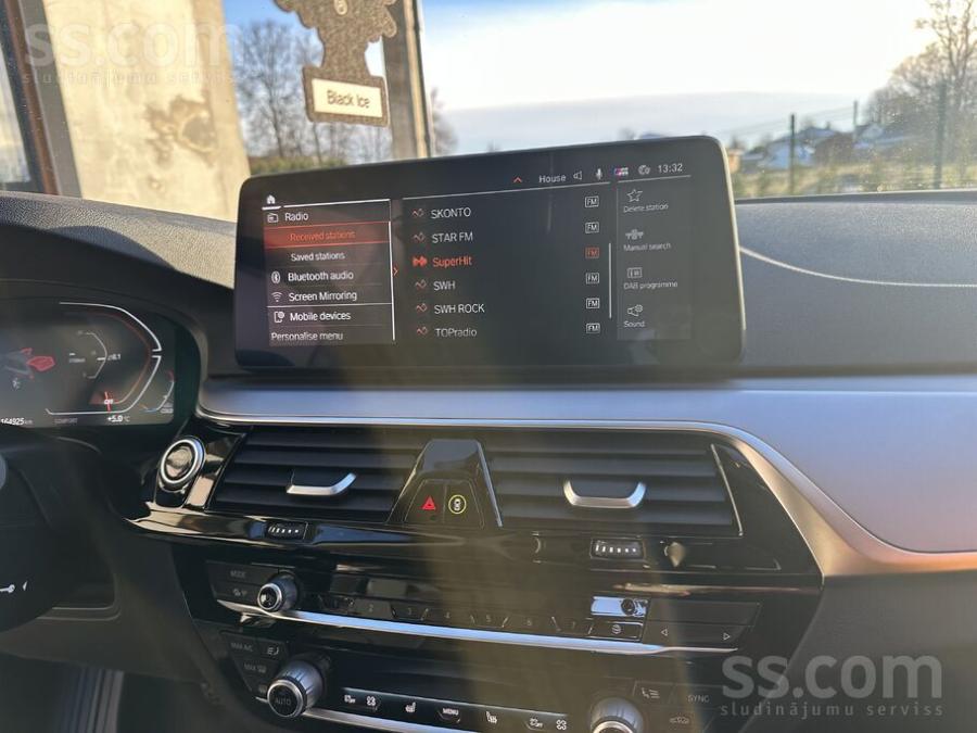 Black BMW 520 2021 in Valmiera, with an engine capacity of 2.00 L and mileage of 166 thousand km for 23000 €, photo 8 on AUTOMOTO.COM.LV