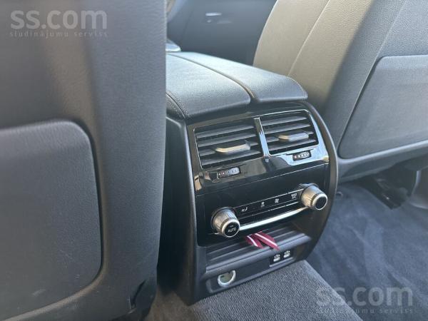 Black BMW 520 2021 in Valmiera, with an engine capacity of 2.00 L and mileage of 166 thousand km for 23000 €, photo 10 on AUTOMOTO.COM.LV
