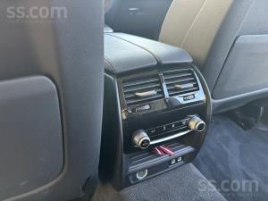 Black BMW 520 2021 in Valmiera, with an engine capacity of 2.00 L and mileage of 166 thousand km for 23000 €, photo 11 on AUTOMOTO.COM.LV