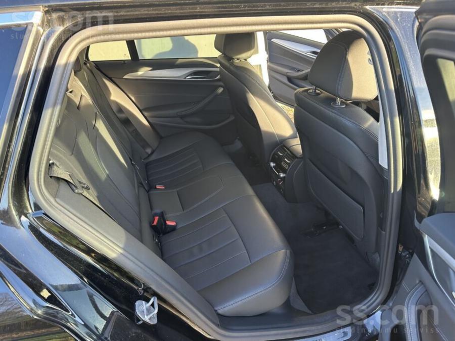 Black BMW 520 2021 in Valmiera, with an engine capacity of 2.00 L and mileage of 166 thousand km for 23000 €, photo 12 on AUTOMOTO.COM.LV