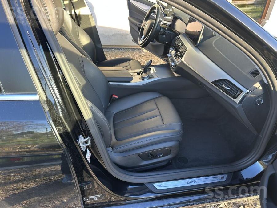 Black BMW 520 2021 in Valmiera, with an engine capacity of 2.00 L and mileage of 166 thousand km for 23000 €, photo 13 on AUTOMOTO.COM.LV