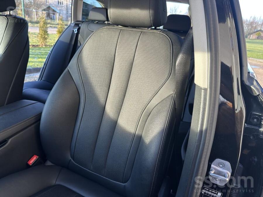 Black BMW 520 2021 in Valmiera, with an engine capacity of 2.00 L and mileage of 166 thousand km for 23000 €, photo 14 on AUTOMOTO.COM.LV