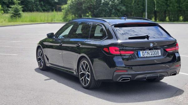 Melns BMW 520 2021 Elektrėnai, ar dzinēja tilpumu 2.00 L un nobraukumu 192 tūkst. km par 24990 €, foto 4 vietnē AUTOMOTO.COM.LV