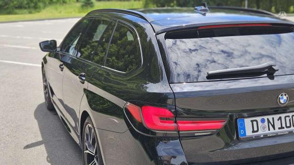 Melns BMW 520 2021 Elektrėnai, ar dzinēja tilpumu 2.00 L un nobraukumu 192 tūkst. km par 24990 €, foto 5 vietnē AUTOMOTO.COM.LV