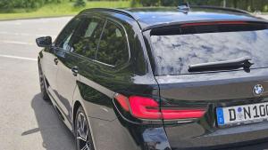 Black BMW 520 2021 in Elektrenai, with an engine capacity of 2.00 L and mileage of 192 thousand km for 24990 €, photo 6 on AUTOMOTO.COM.LV