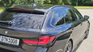 Black BMW 520 2021 in Elektrenai, with an engine capacity of 2.00 L and mileage of 192 thousand km for 24990 €, photo 9 on AUTOMOTO.COM.LV
