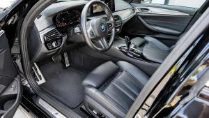 Black BMW 520 2021 in Elektrenai, with an engine capacity of 2.00 L and mileage of 192 thousand km for 24990 €, photo 13 on AUTOMOTO.COM.LV