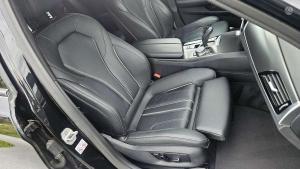 Black BMW 520 2021 in Elektrenai, with an engine capacity of 2.00 L and mileage of 192 thousand km for 24990 €, photo 17 on AUTOMOTO.COM.LV