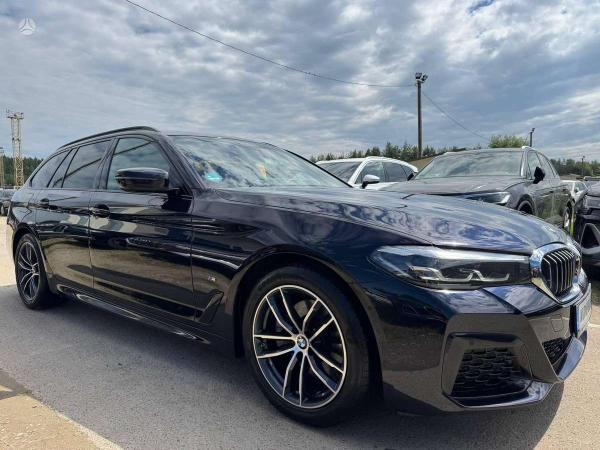Black BMW 520 2021 in Vilnius, with an engine capacity of 2.00 L and mileage of 165 thousand km for 24600 €, photo 2 on AUTOMOTO.COM.LV