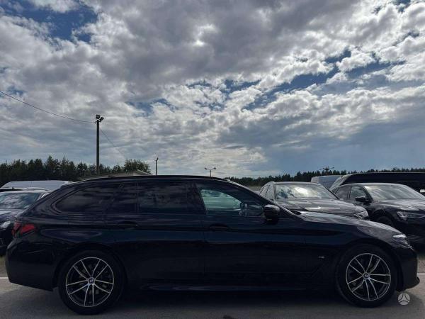 Black BMW 520 2021 in Vilnius, with an engine capacity of 2.00 L and mileage of 165 thousand km for 24600 €, photo 4 on AUTOMOTO.COM.LV