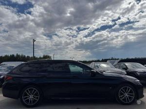 Black BMW 520 2021 in Vilnius, with an engine capacity of 2.00 L and mileage of 165 thousand km for 24600 €, photo 5 on AUTOMOTO.COM.LV
