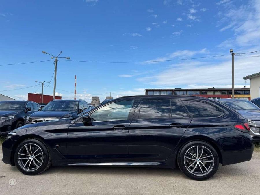 Black BMW 520 2021 in Vilnius, with an engine capacity of 2.00 L and mileage of 165 thousand km for 24600 €, photo 6 on AUTOMOTO.COM.LV