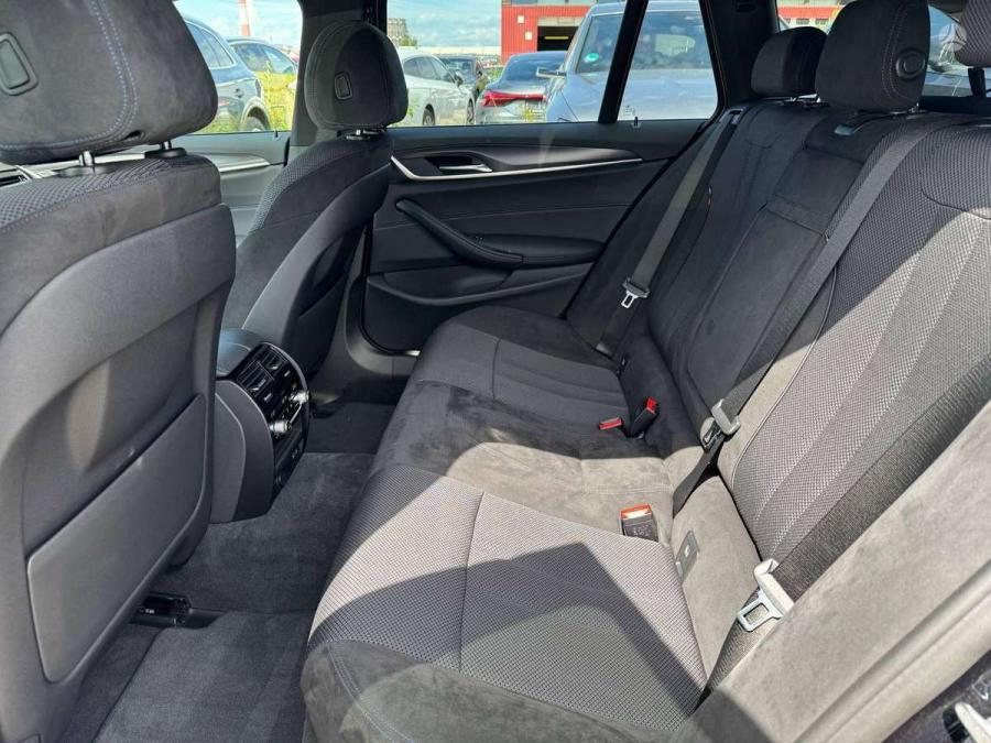 Black BMW 520 2021 in Vilnius, with an engine capacity of 2.00 L and mileage of 165 thousand km for 24600 €, photo 13 on AUTOMOTO.COM.LV