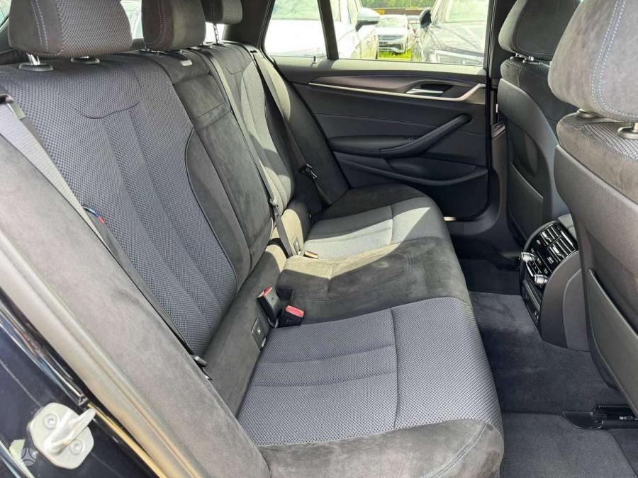 Black BMW 520 2021 in Vilnius, with an engine capacity of 2.00 L and mileage of 165 thousand km for 24600 €, photo 15 on AUTOMOTO.COM.LV