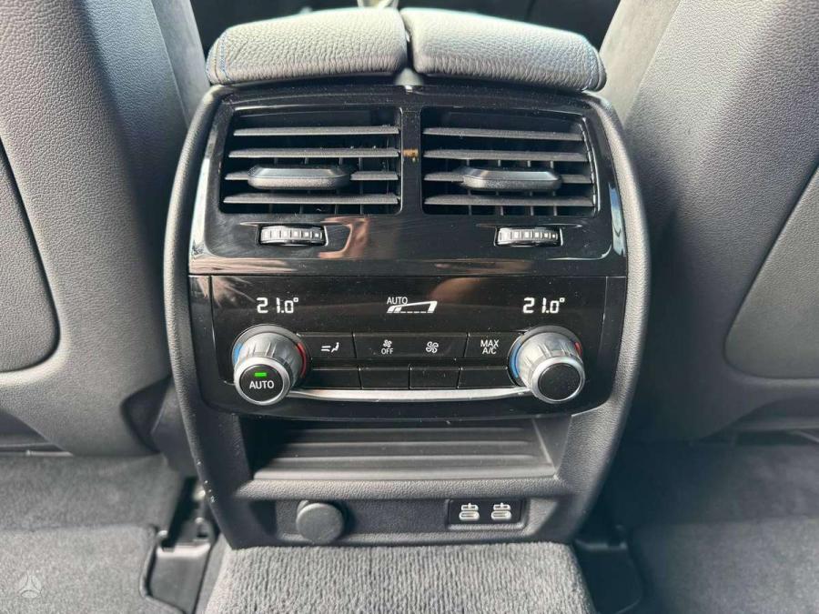Black BMW 520 2021 in Vilnius, with an engine capacity of 2.00 L and mileage of 165 thousand km for 24600 €, photo 16 on AUTOMOTO.COM.LV