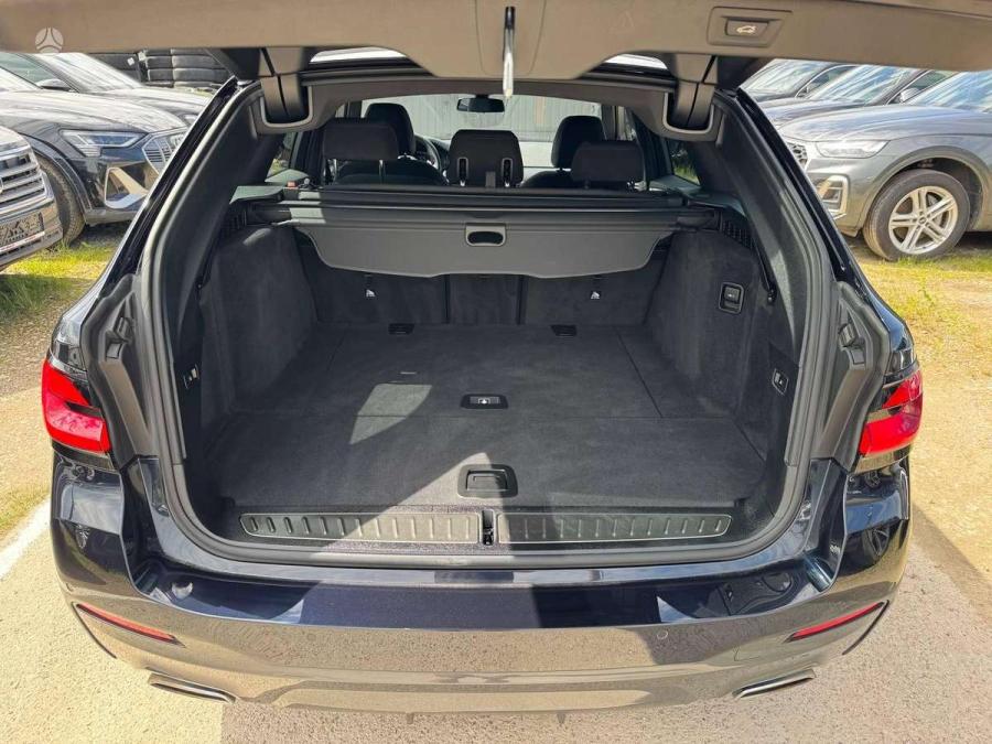 Black BMW 520 2021 in Vilnius, with an engine capacity of 2.00 L and mileage of 165 thousand km for 24600 €, photo 32 on AUTOMOTO.COM.LV