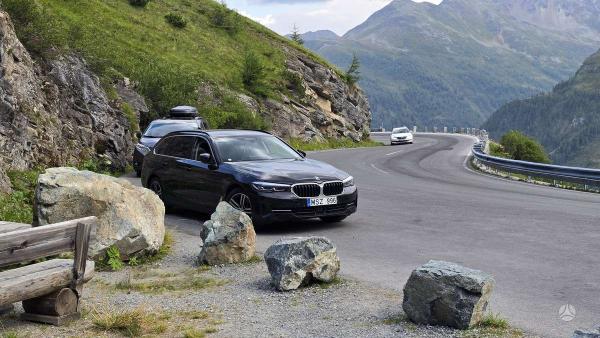 Black BMW 520 2021 in Vilnius, with an engine capacity of 2.00 L and mileage of 202 thousand km for 24000 €, photo 3 on AUTOMOTO.COM.LV