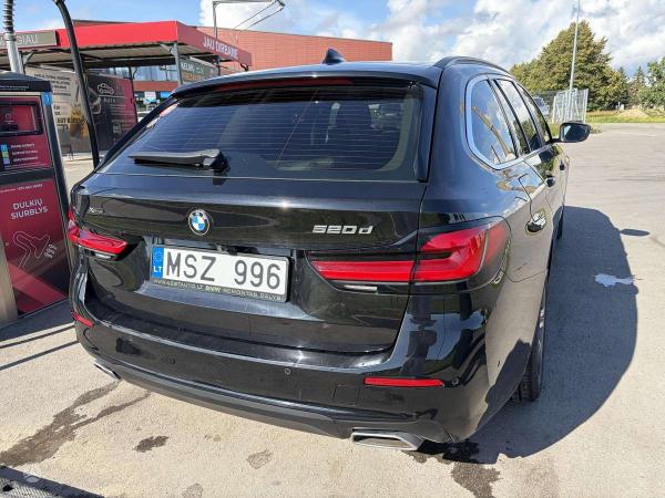 Black BMW 520 2021 in Vilnius, with an engine capacity of 2.00 L and mileage of 202 thousand km for 24000 €, photo 10 on AUTOMOTO.COM.LV