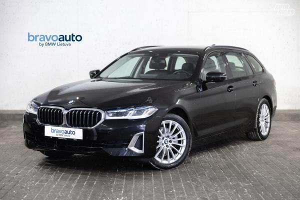 Black BMW 520 2022 in Vilnius, with an engine capacity of 2.00 L and mileage of 88 thousand km for 35991 €, photo 1 on AUTOMOTO.COM.LV