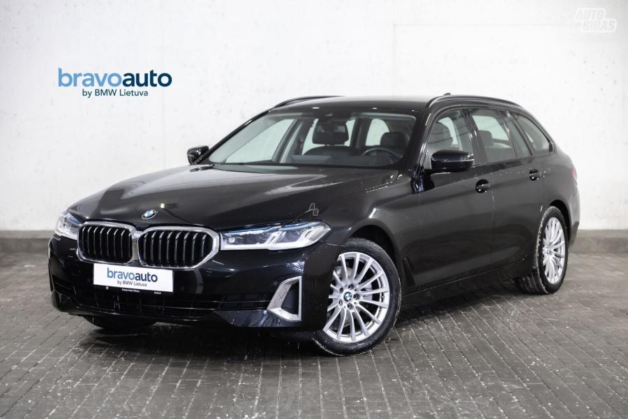 Black BMW 520 2022 in Vilnius, with an engine capacity of 2.00 L and mileage of 88 thousand km for 35991 €, photo 1 on AUTOMOTO.COM.LV