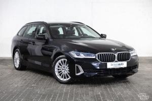 Black BMW 520 2022 in Vilnius, with an engine capacity of 2.00 L and mileage of 88 thousand km for 35991 €, photo 3 on AUTOMOTO.COM.LV