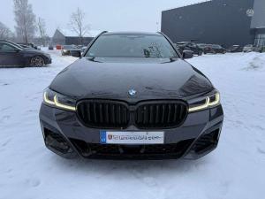 Black BMW 520 2022 in Kaunas, with an engine capacity of 2.00 L and mileage of 126 thousand km for 29500 €, photo 3 on AUTOMOTO.COM.LV