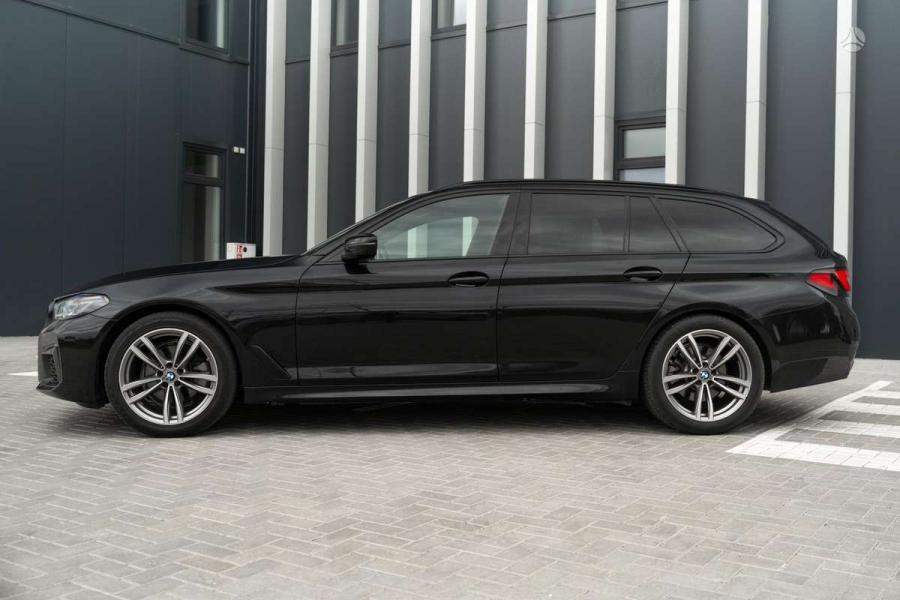 Melns BMW 520 2022 Viļņa, ar dzinēja tilpumu 2.00 L un nobraukumu 86 tūkst. km par 31950 €, foto 3 vietnē AUTOMOTO.COM.LV
