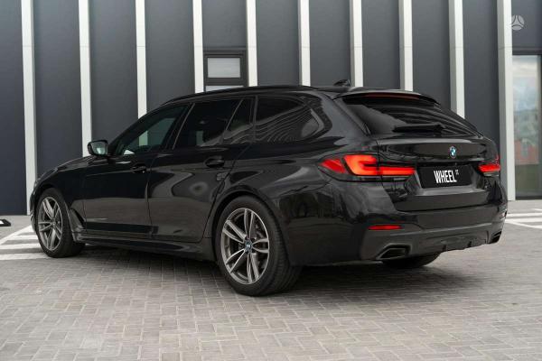 Melns BMW 520 2022 Viļņa, ar dzinēja tilpumu 2.00 L un nobraukumu 86 tūkst. km par 31950 €, foto 3 vietnē AUTOMOTO.COM.LV