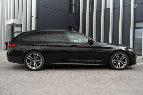 Melns BMW 520 2022 Viļņa, ar dzinēja tilpumu 2.00 L un nobraukumu 86 tūkst. km par 31950 €, foto 6 vietnē AUTOMOTO.COM.LV