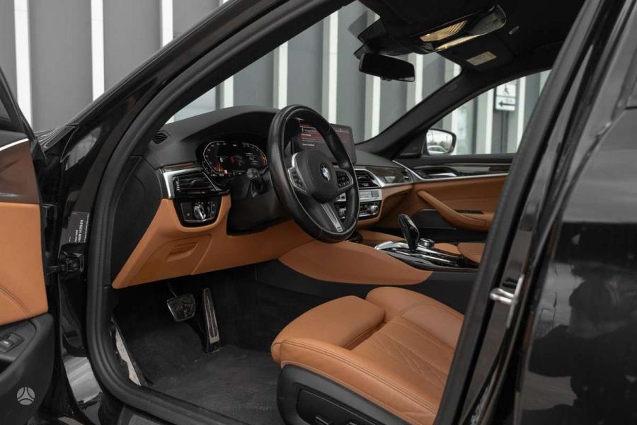 Melns BMW 520 2022 Viļņa, ar dzinēja tilpumu 2.00 L un nobraukumu 86 tūkst. km par 31950 €, foto 16 vietnē AUTOMOTO.COM.LV
