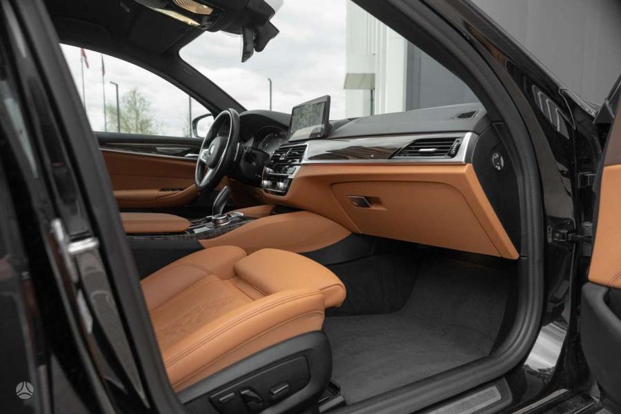 Melns BMW 520 2022 Viļņa, ar dzinēja tilpumu 2.00 L un nobraukumu 86 tūkst. km par 31950 €, foto 20 vietnē AUTOMOTO.COM.LV