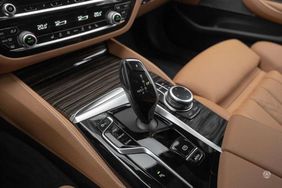 Melns BMW 520 2022 Viļņa, ar dzinēja tilpumu 2.00 L un nobraukumu 86 tūkst. km par 31950 €, foto 34 vietnē AUTOMOTO.COM.LV
