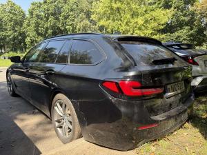 Black BMW 520 2022 in Vilnius, with an engine capacity of 2.00 L and mileage of 182 thousand km for 14900 €, photo 3 on AUTOMOTO.COM.LV
